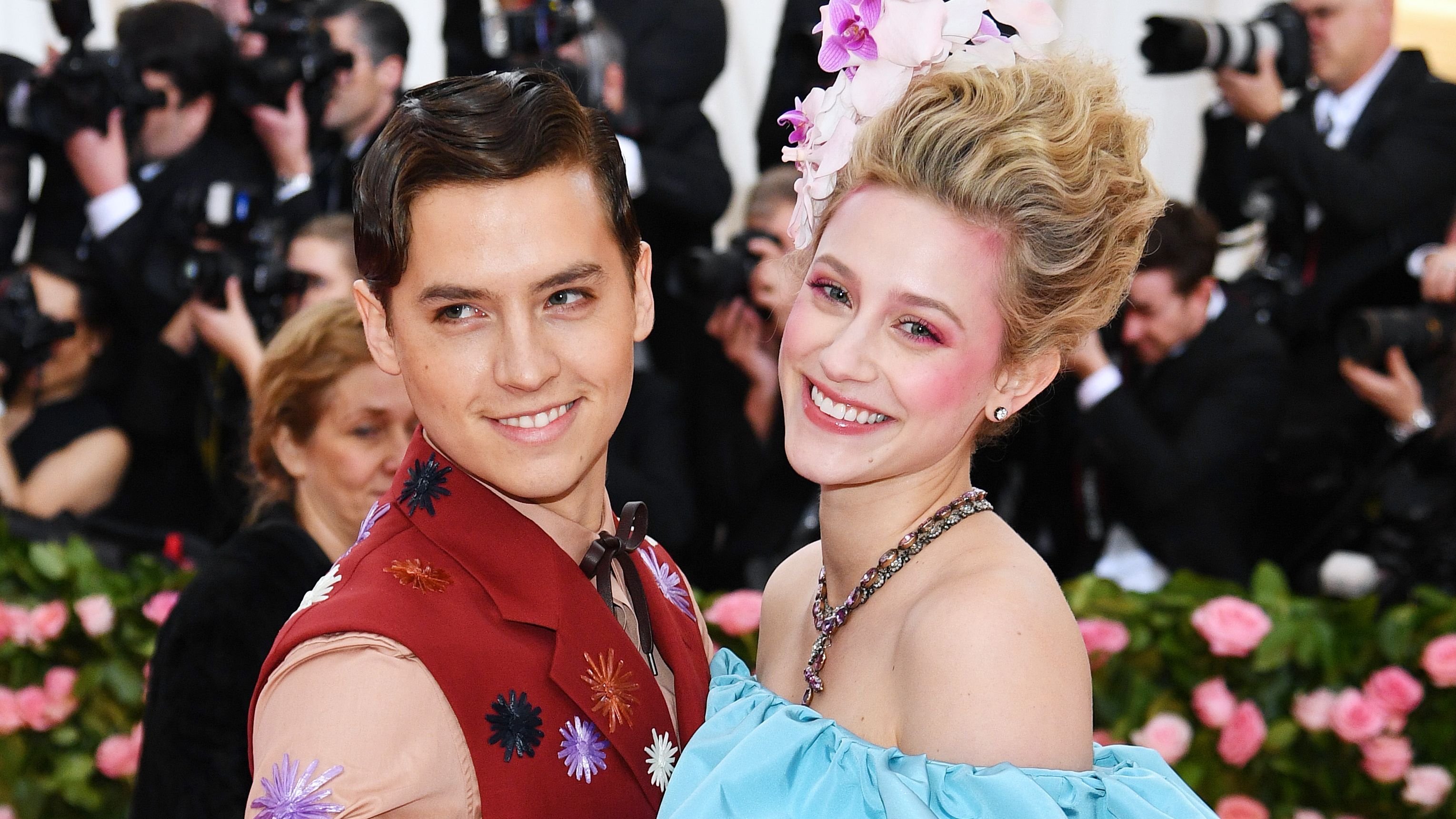 Lili Reinhart Et Cole Sprouse Cette Vid o Qui Semble Confirmer Leur